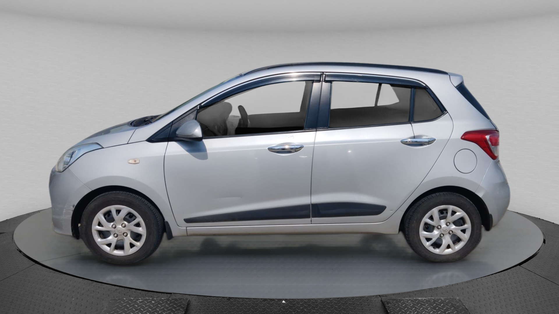 Used Hyundai Grand i10 Magna 1.2 Kappa VTVT in Pune 2019 model, India at Best Price.