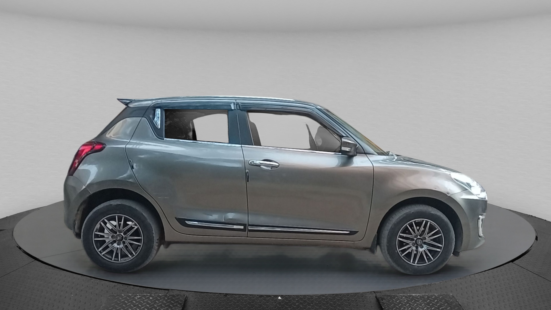 Maruti Suzuki Swift Vxi - Mahindra First Choice
