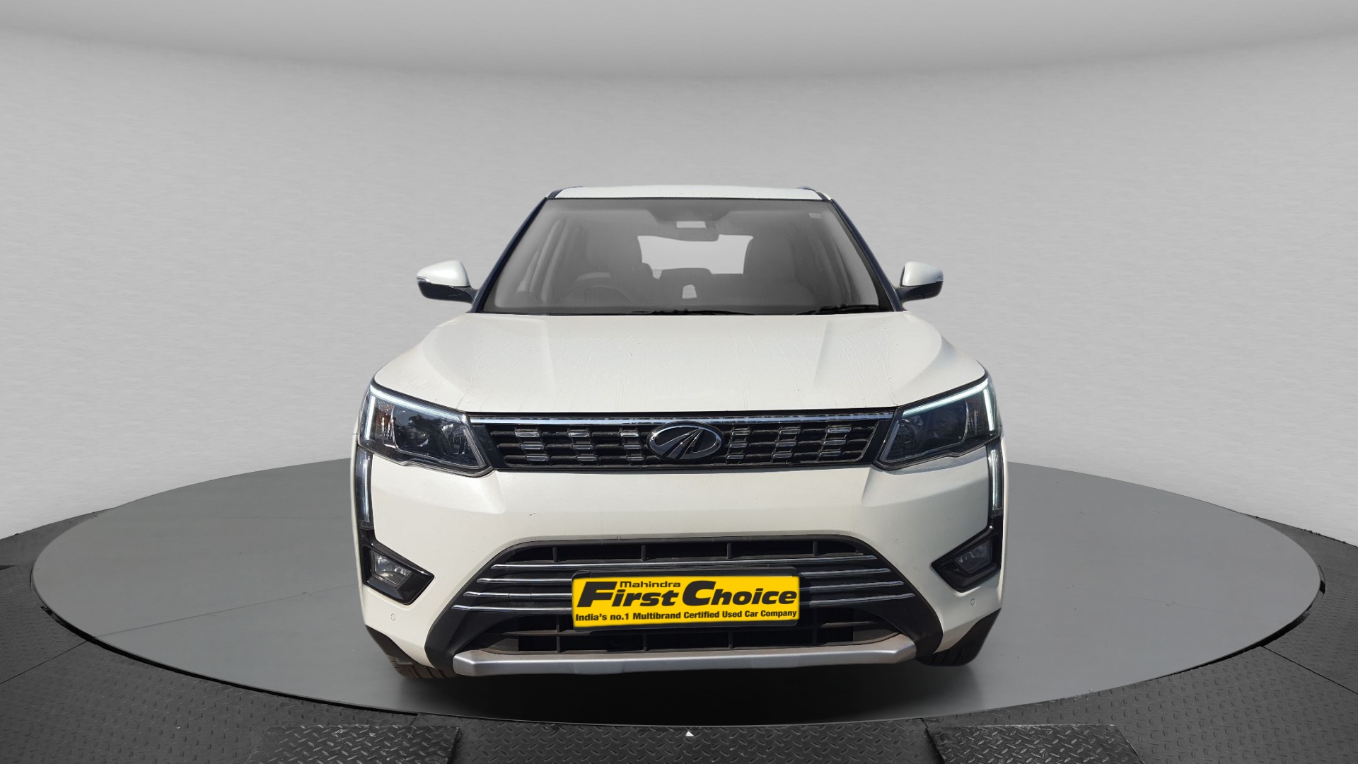 Used Mahindra XUV300 W8 (O) Diesel in Jamnagar 2019 model, India at ...