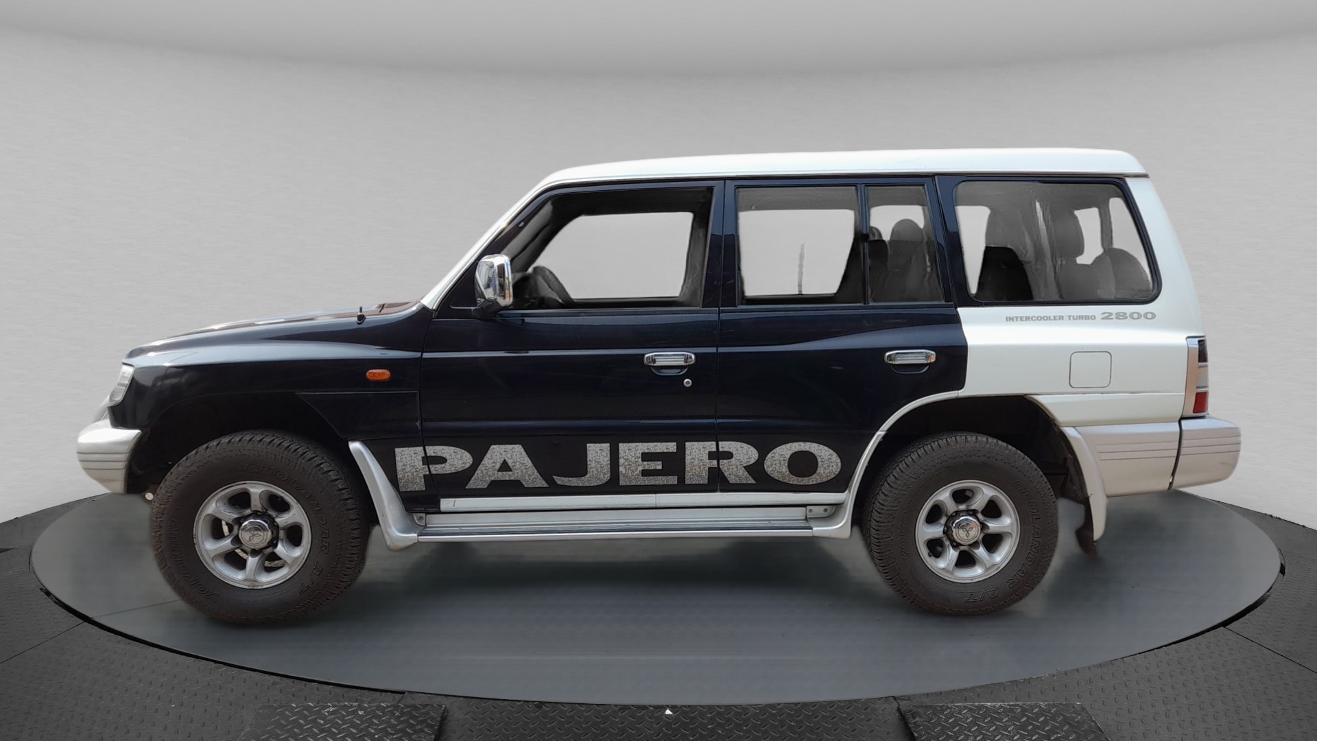 Used Mitsubishi Pajero 2.8 SFX in Howrah 2012 model, India at Best Price.