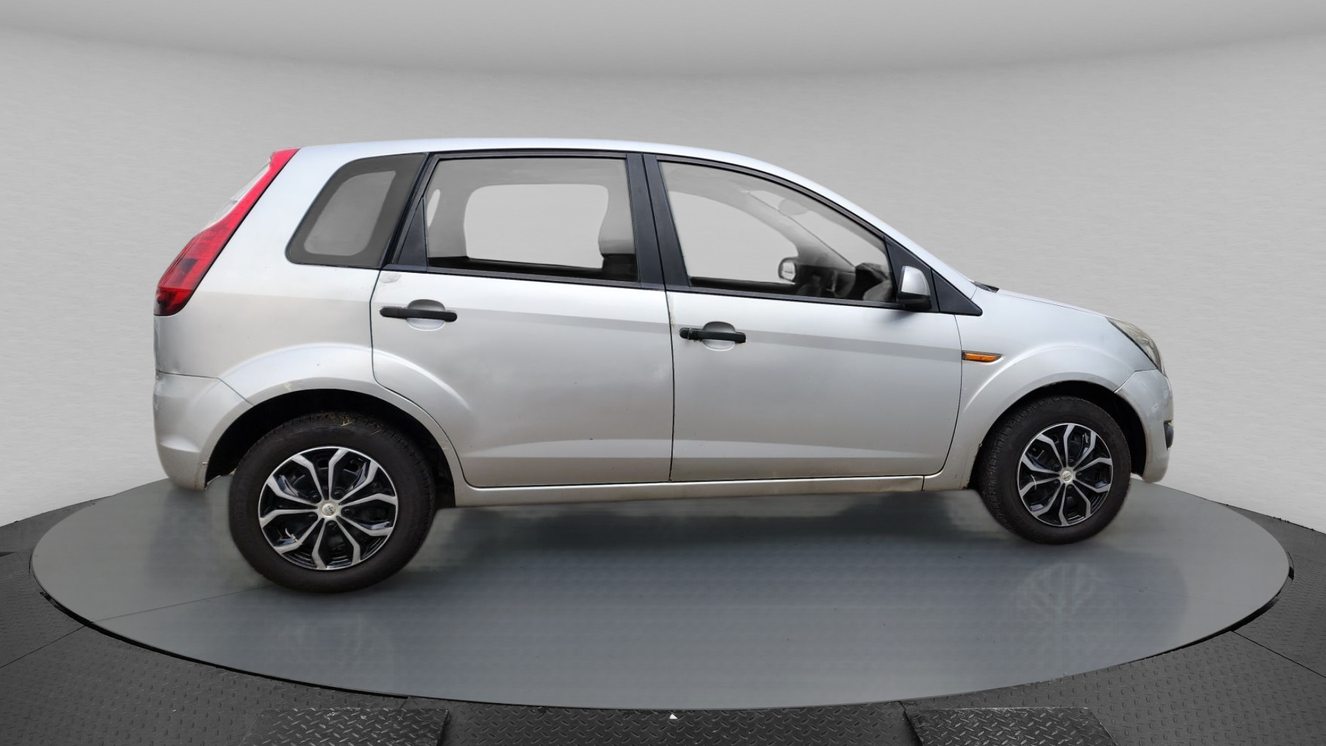 Used Ford Figo 1.4 Duratorq LXI in Kozhikode 2010 model, India at Best ...