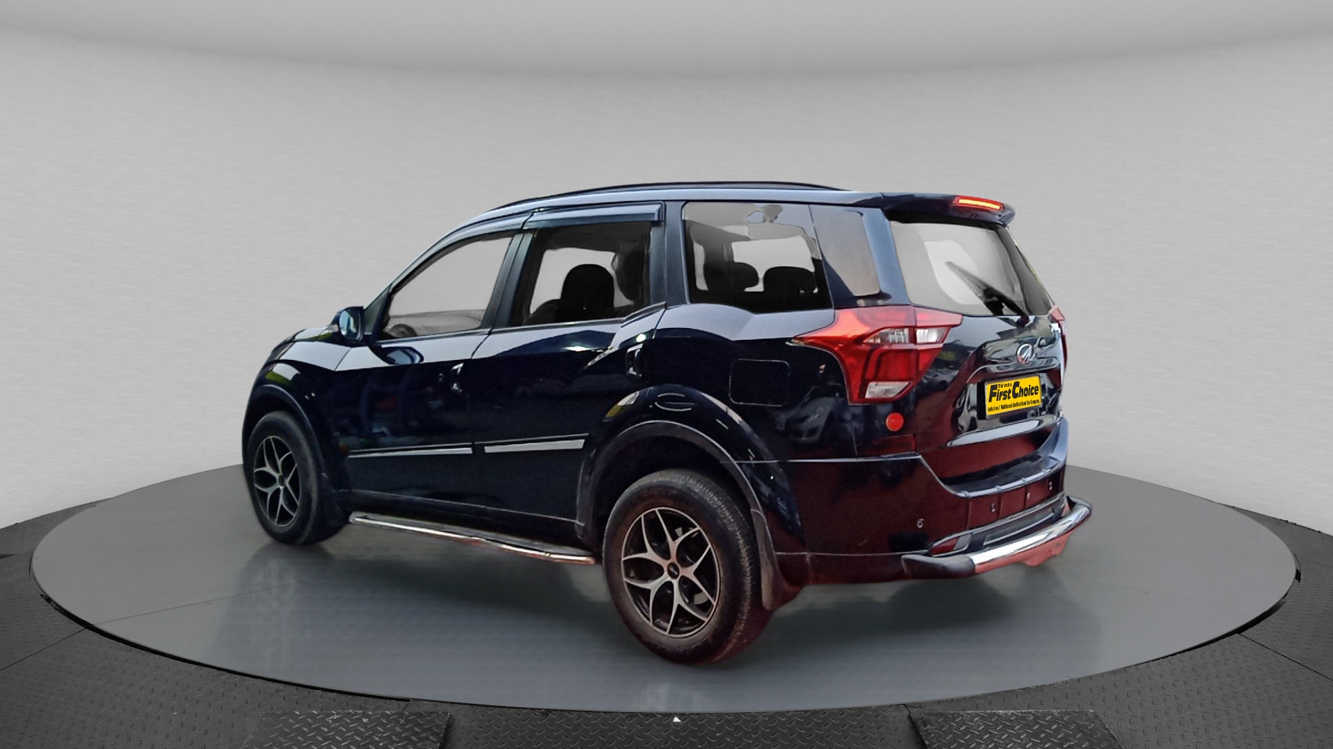Used Mahindra XUV500 W7 AT in Dehradun 2019 model, India at Best Price.