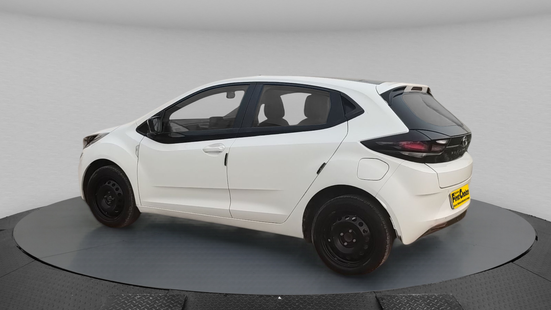 Used Tata Altroz XT Petrol in Mathura 2020 model, India at Best Price.